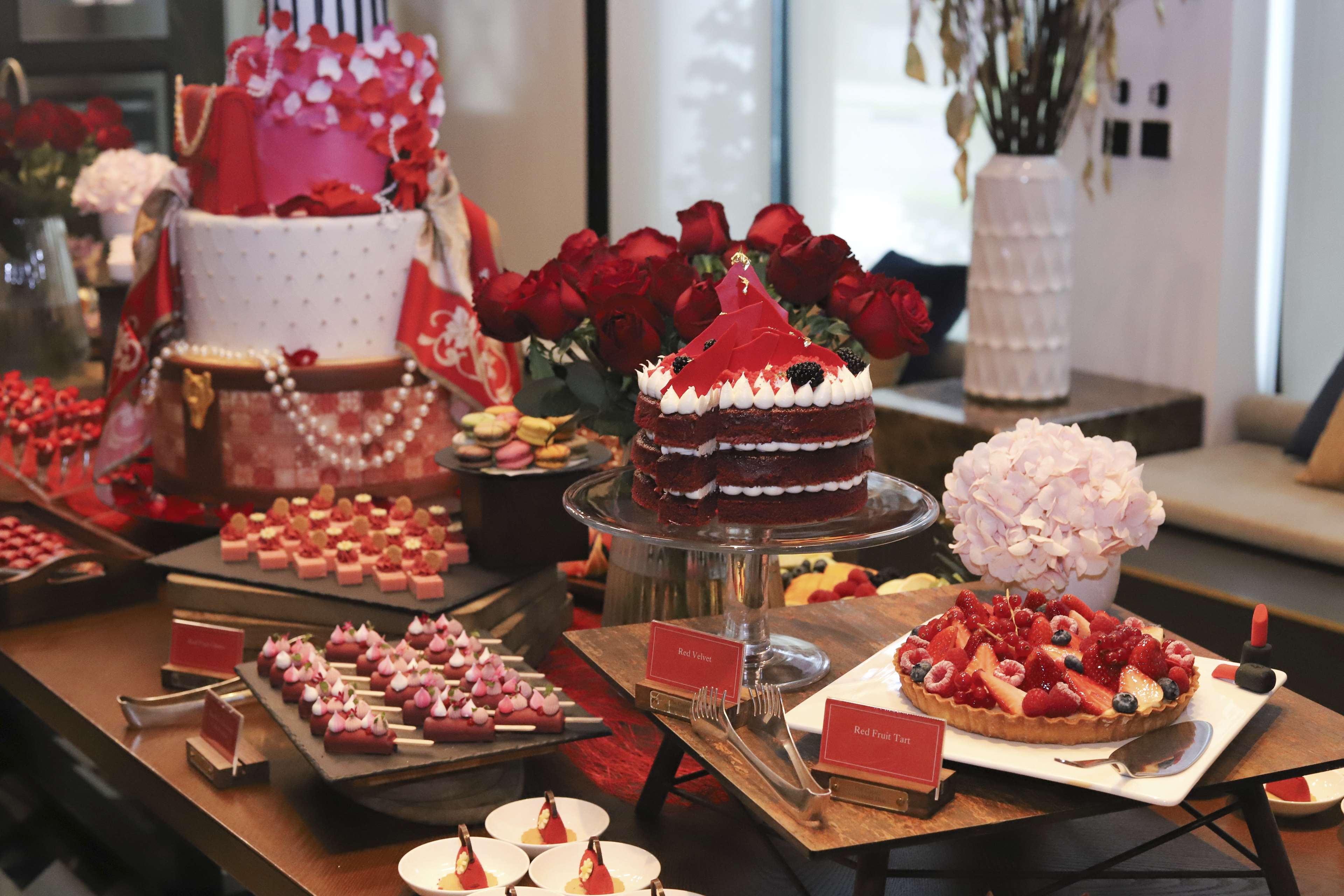 Celebrate 'Lady in Red' l The Capitol Kempinski Hotel Singapore