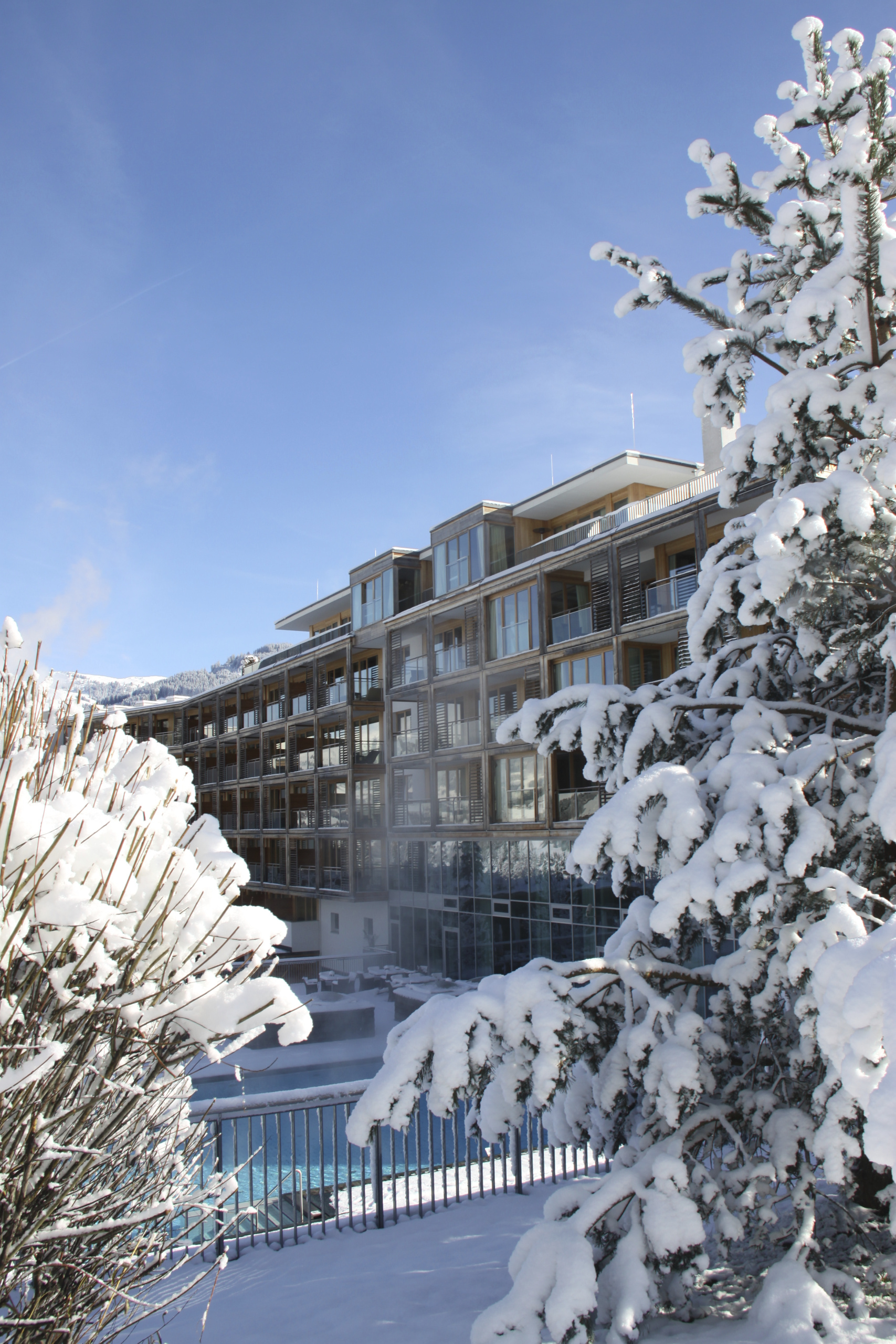 Snowy Holiday Destinations: 6 Snow-Kissed Wonders